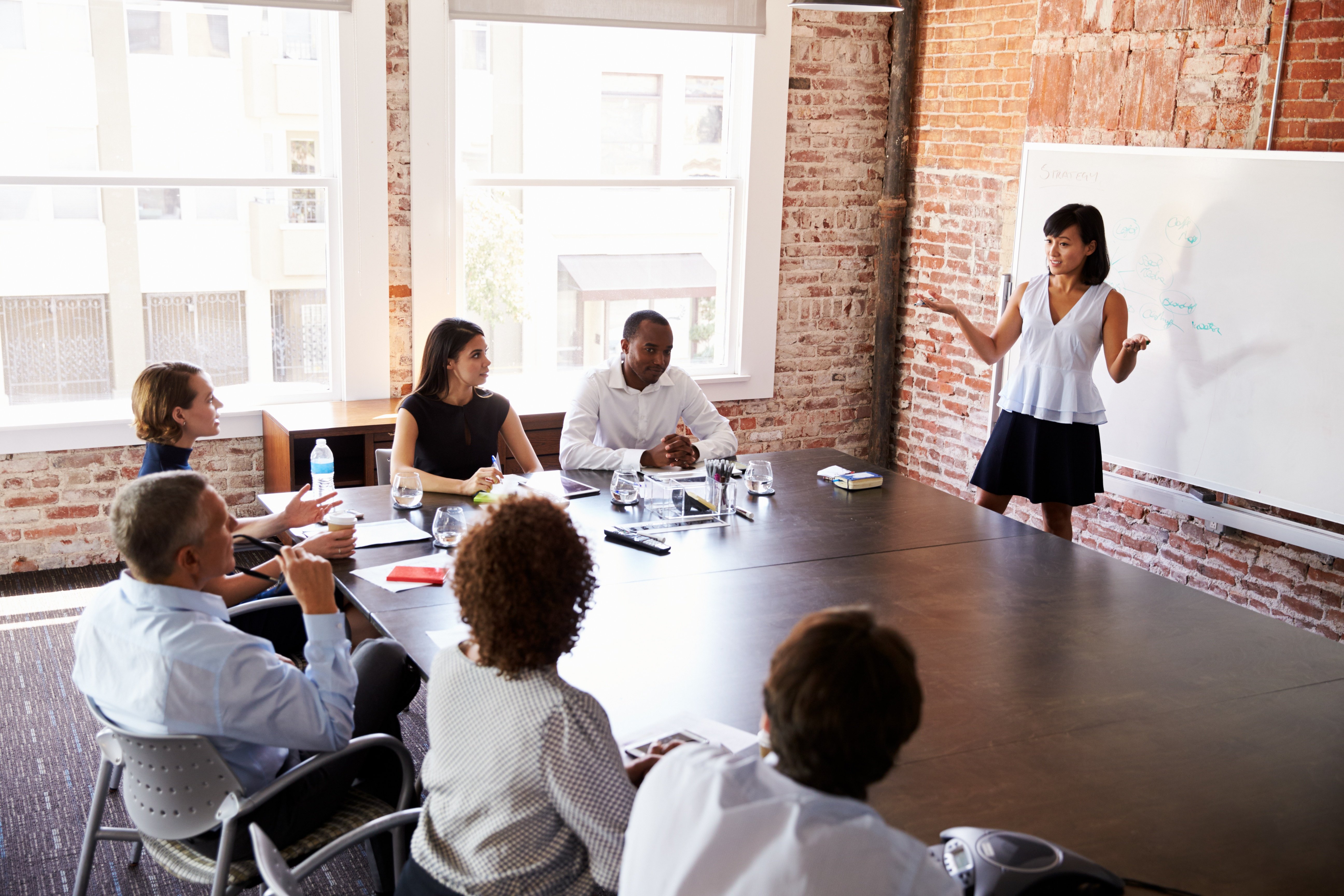 6 Interpersonal Communication Skills That Make Public Speaking Easier